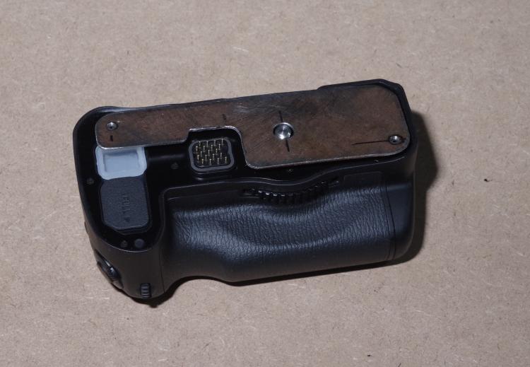 Anti-slip Studs in a Hammerhead Flash Bracket - PentaxForums.com